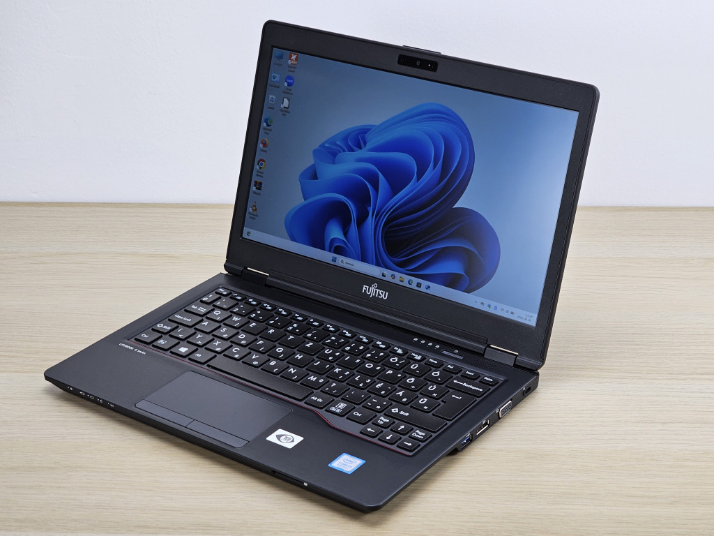 Fujitsu LifeBook laptop U727 – i3, 8GB RAM, 256GB SSD